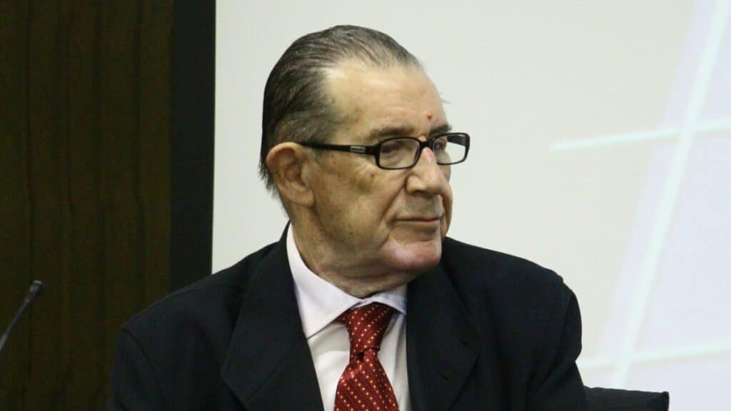 En la muerte de Juan Velarde