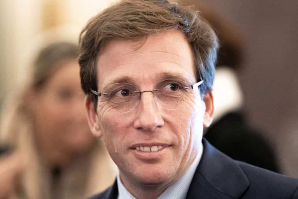 Almeida se desdice y finalmente no entregará la Medalla de Honor de ...