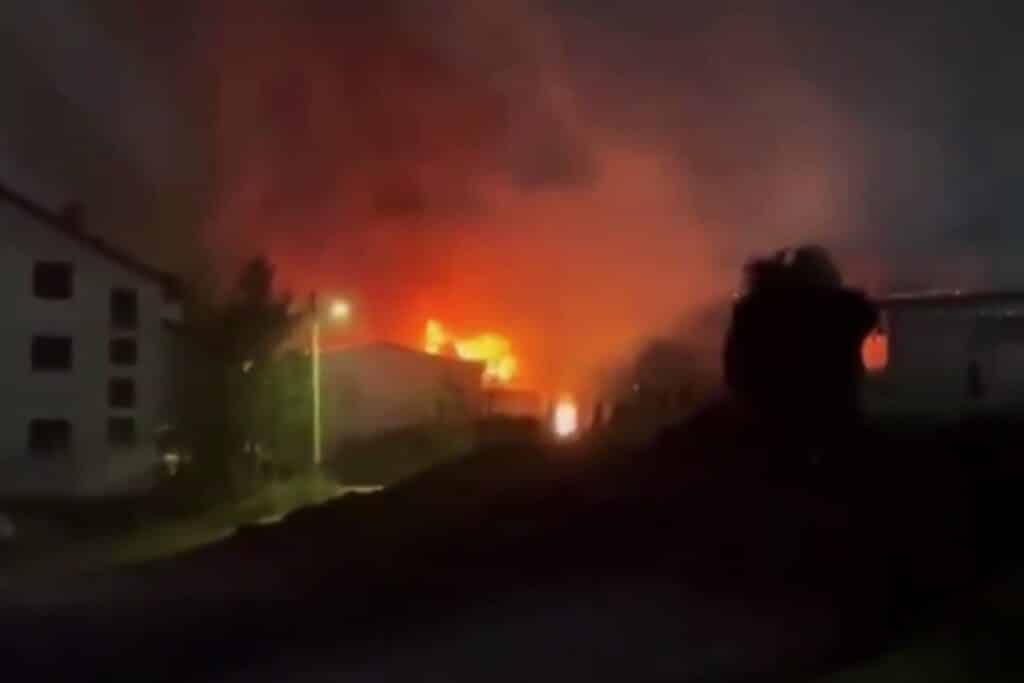 Casi 60 muertos y 150 heridos por un incendio en una discoteca en ...