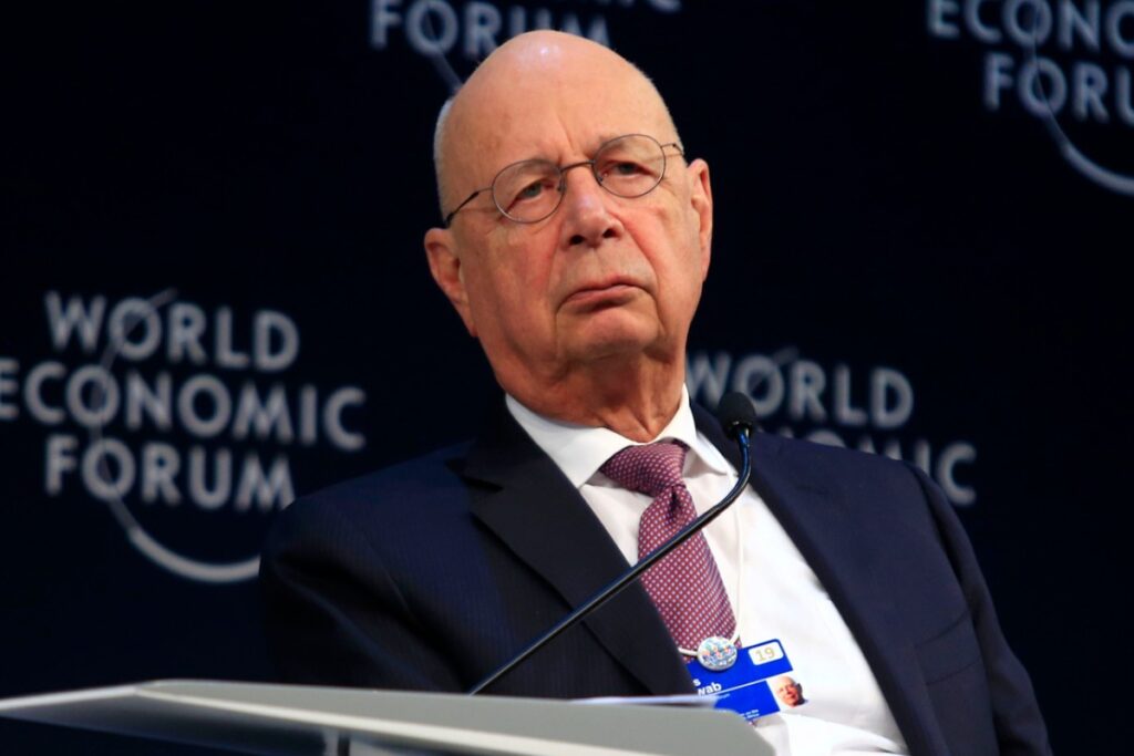 El Foro de Davos investiga a Klaus Schwab por utilizar fondos del ...