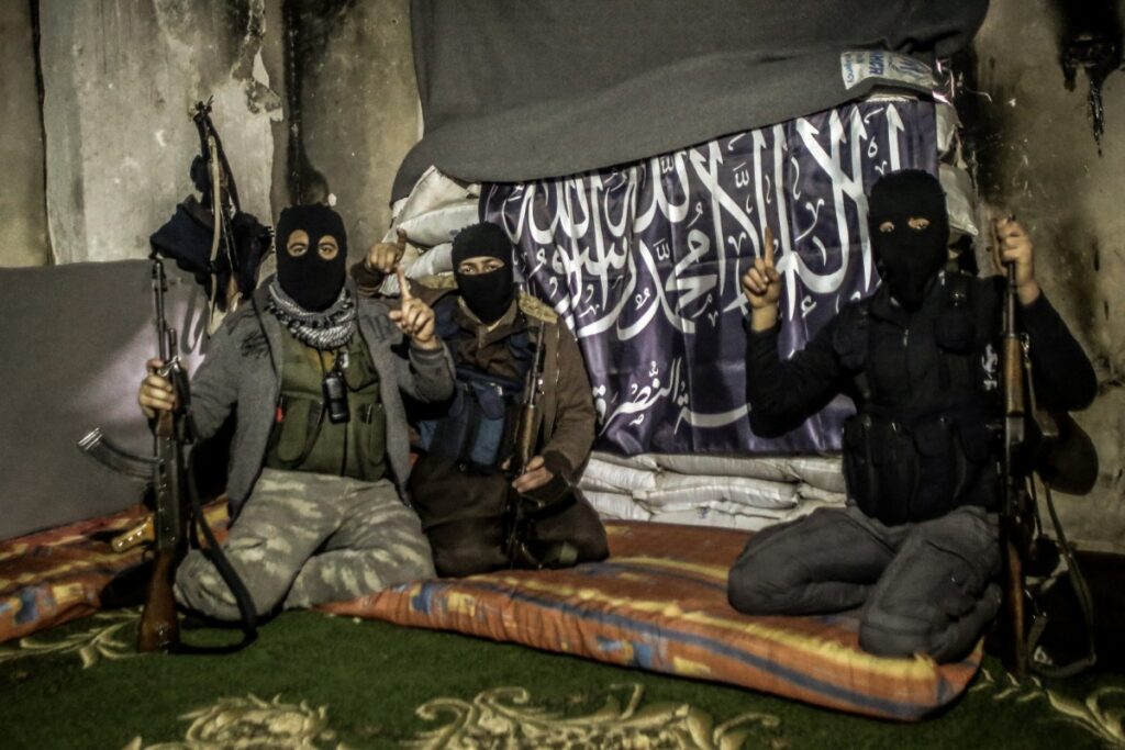 Al Qaeda asume la autoría del atentado contra el aeropuerto de la ...