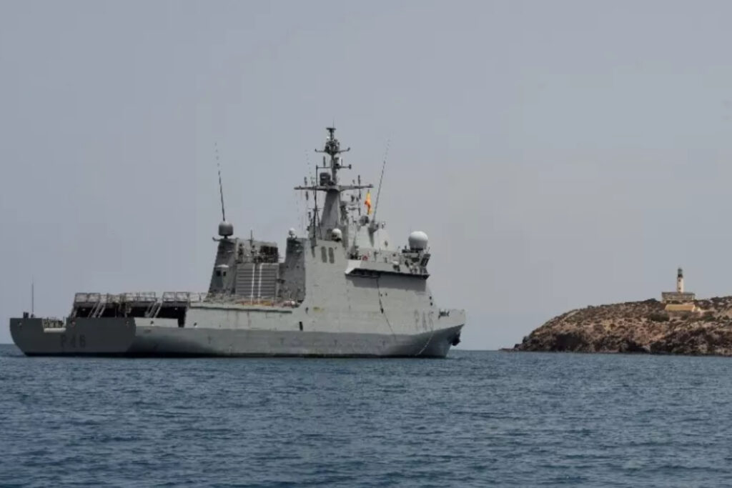 La Armada refuerza su presencia en el archipiélago español de las islas ...