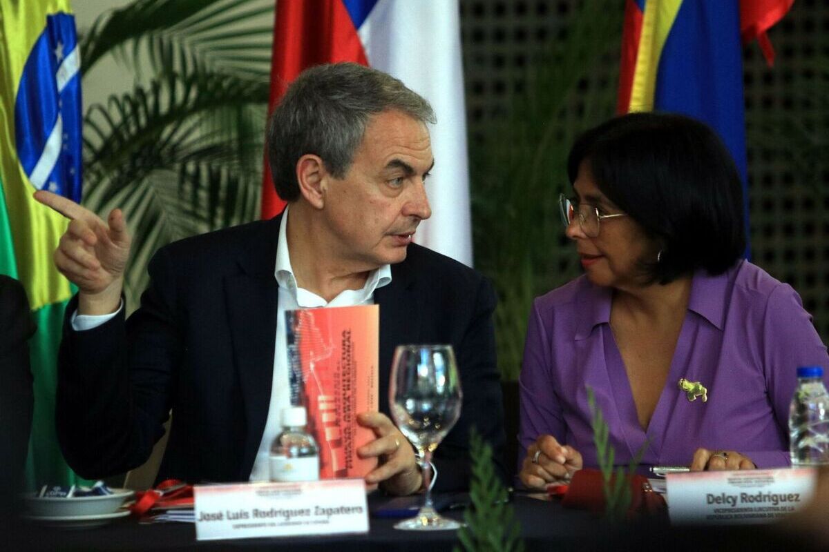 Abortan un plan de Zapatero para relevar a Maduro por Delcy