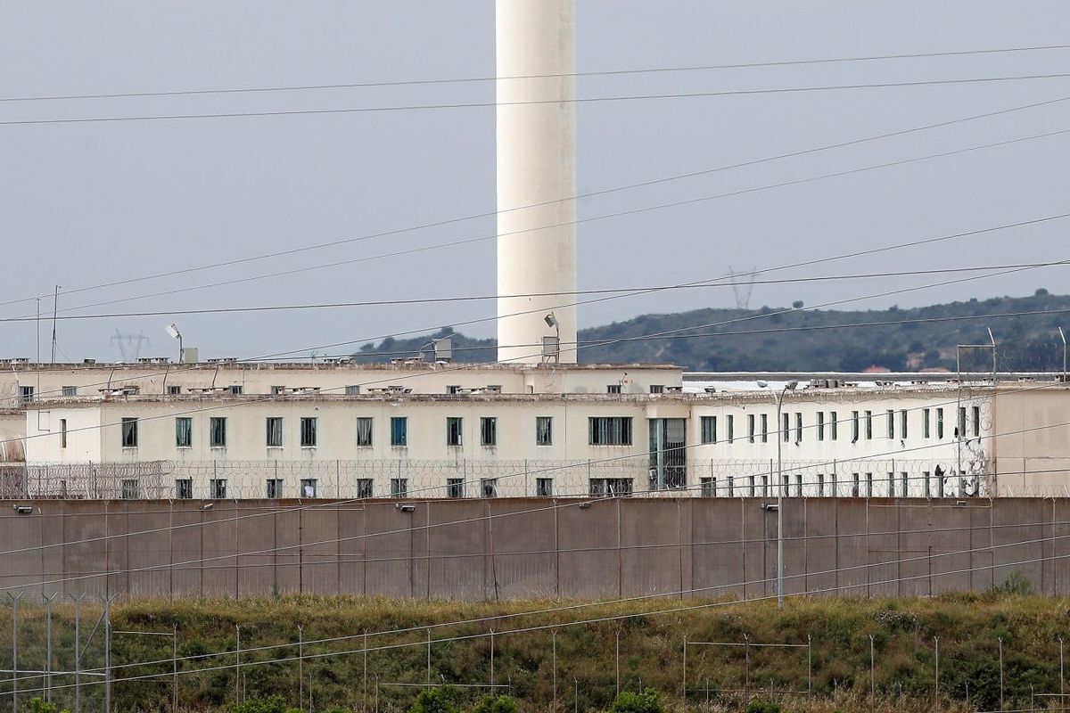 Un marroquí preso le propina una brutal paliza a una funcionaria