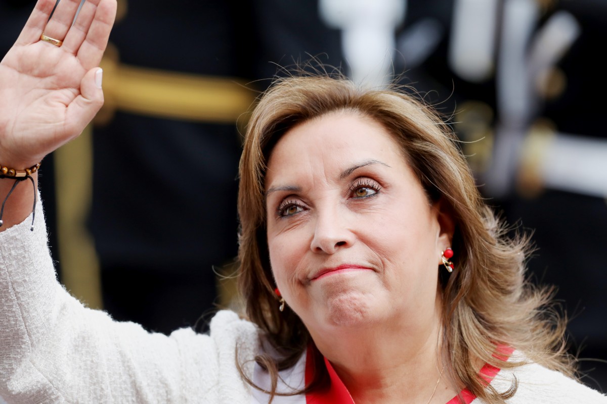 El Congreso de Perú alcanza la mayoría de votos necesaria para destituir a la presidente Dina ...