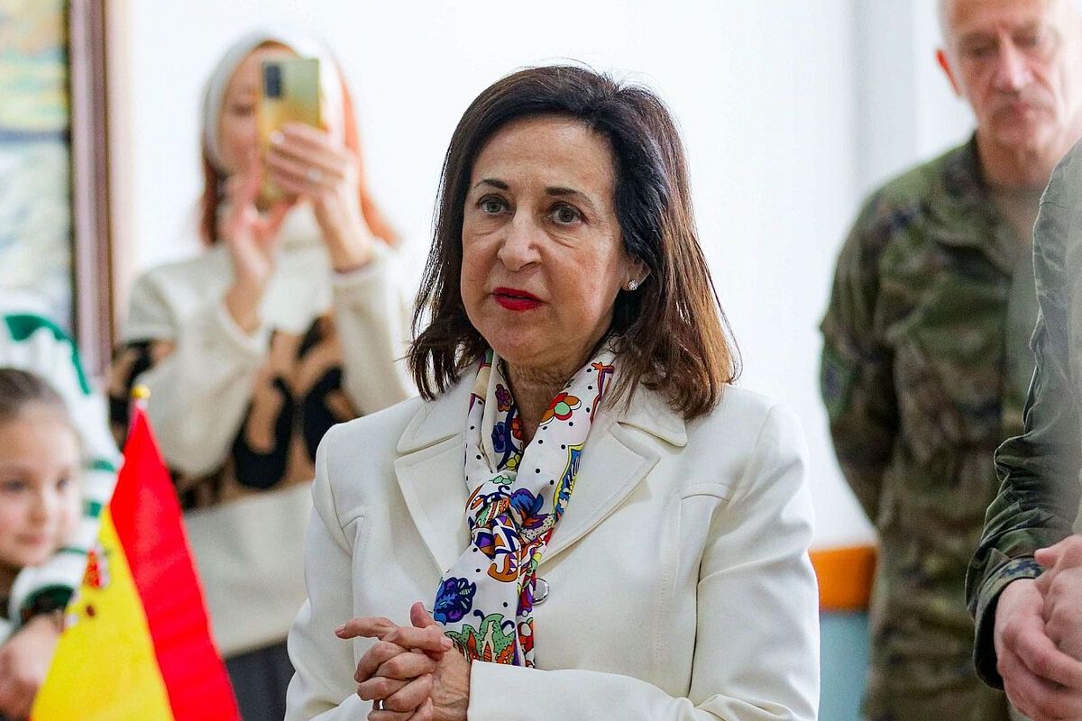 Robles dice ahora que el Ejército estuvo desde el inicio de la DANA
