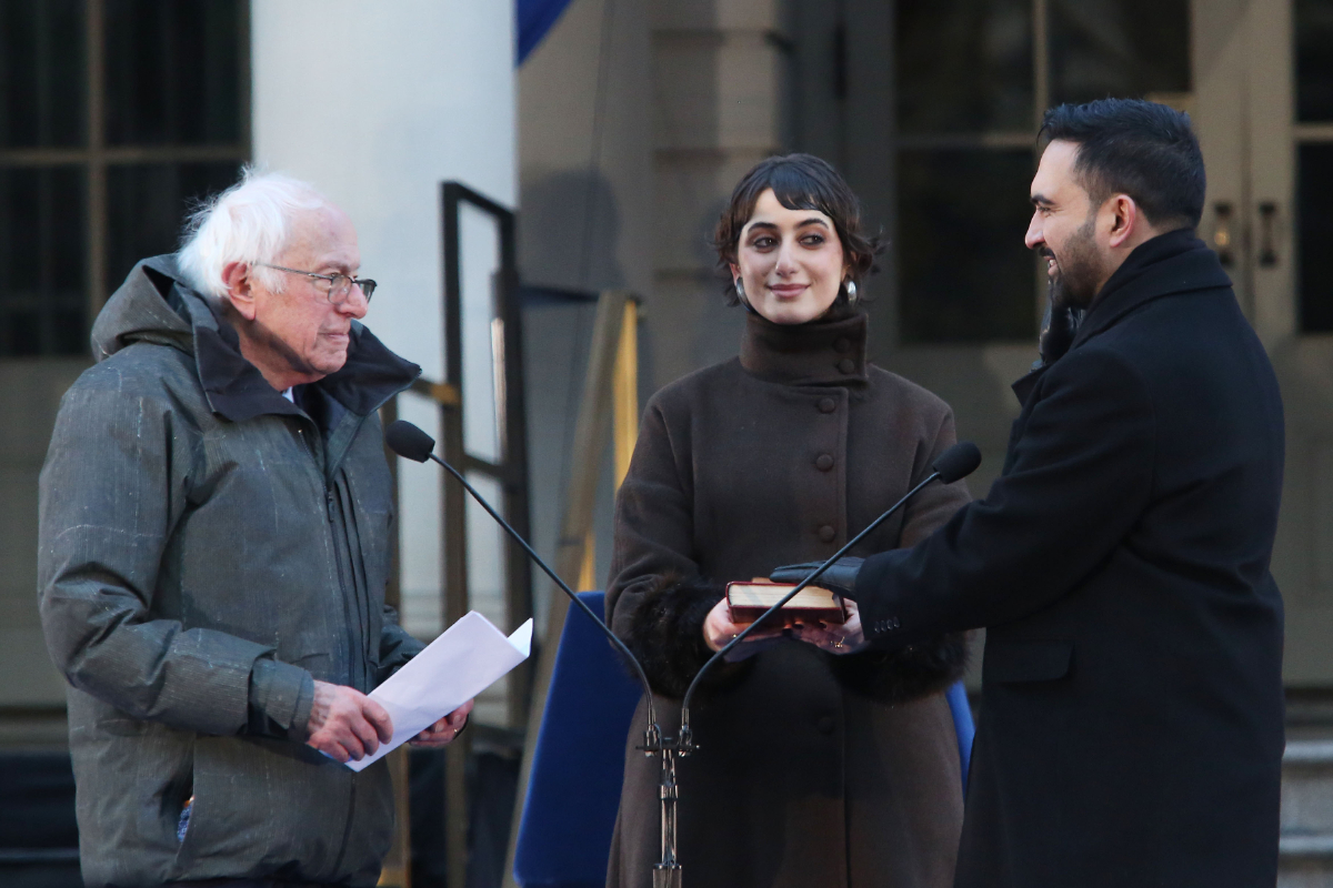 Zohran Mamdani jura el cargo de alcalde de Nueva York con un corán y ...