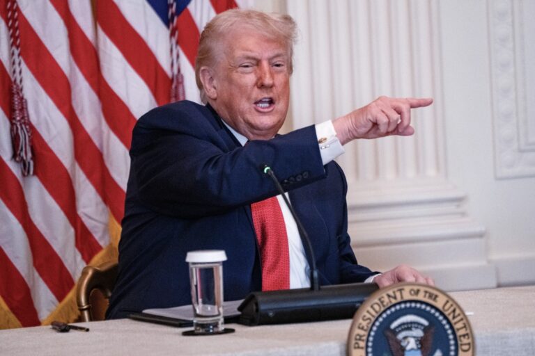 Donald Trump anuncia miles de millones para Gaza en la reunión ...