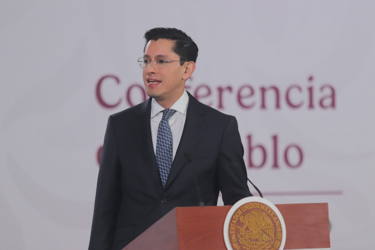 Claudia Sheinbaum designa a Roberto Velasco como nuevo canciller de México