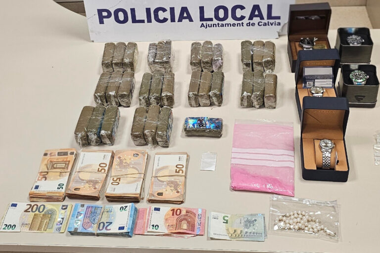Detenidos por tráfico de drogas tres inmigrantes peruanos cuando ...